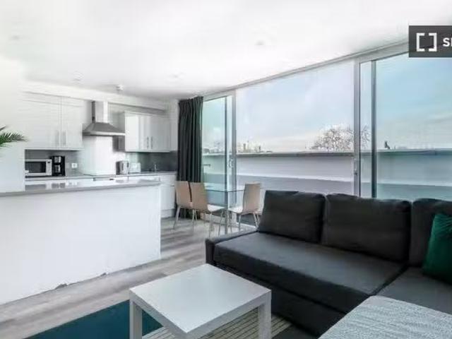 Nice 1 BR 2 bedroom flat for rent in Earl' s Court in Lon.