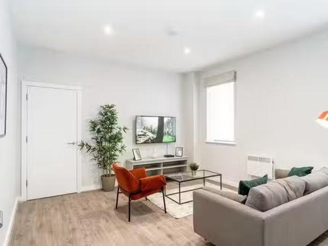 Rental! 1 BR Crosby Road North