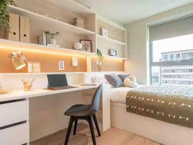 Just in! 1 BR Cullen House Bronze En Suite