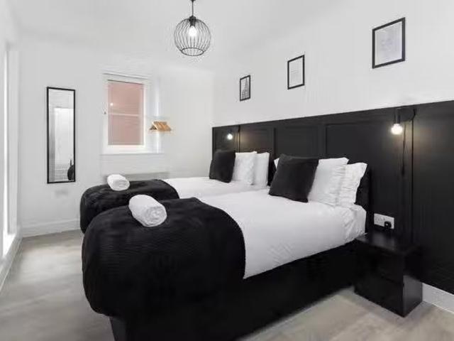 Cozy 1 BR Apartment near Anfield Free Parking Shared Room 1