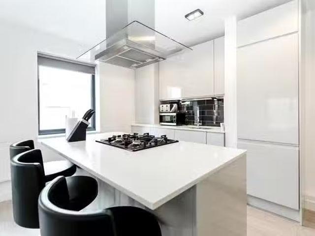 For Rent! 1 BR Bromehead Street, London