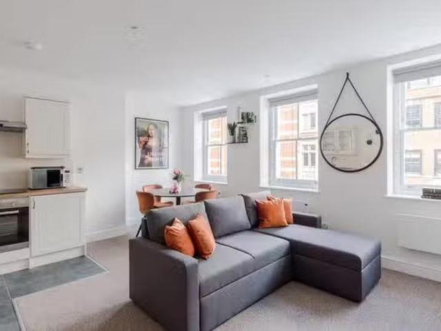 Nice 1 BR Foley Street