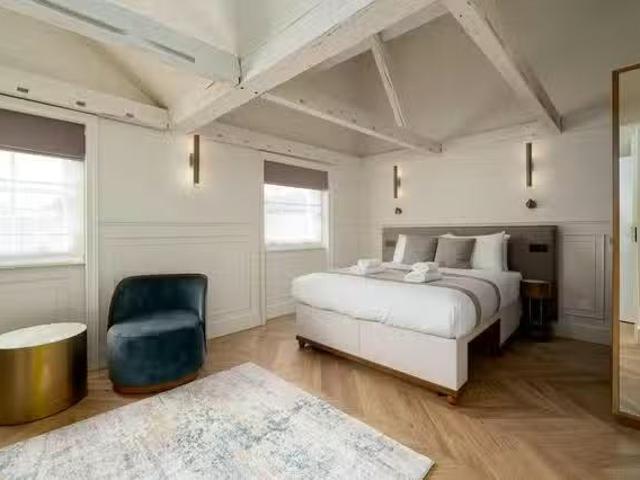 Nice 1 BR Fitzroy Street, London