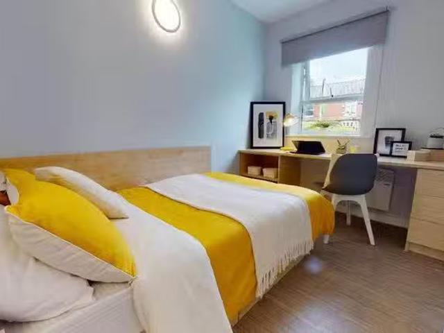 Charming 1 BR i Q Student Quarter Saver En Suite