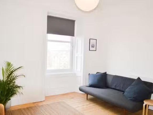Nice 1 BR Montgomery Street