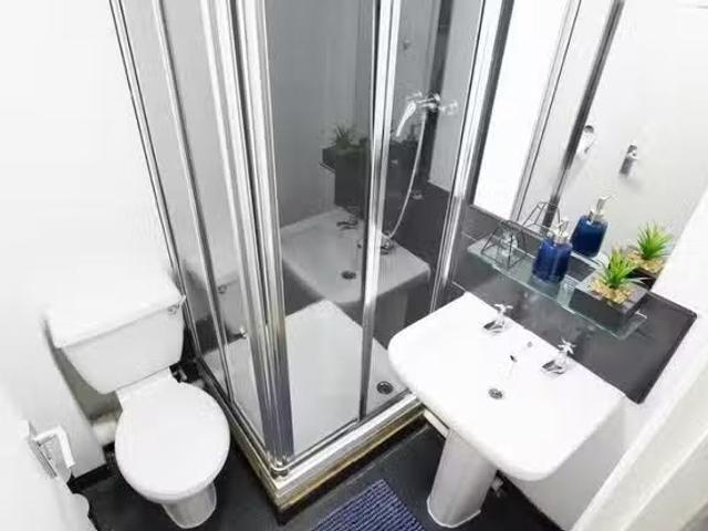 New 1 BR Manchester House Silver En Suite