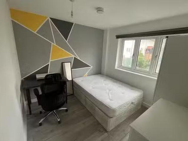 Charming 1 BR Minerva Close, London