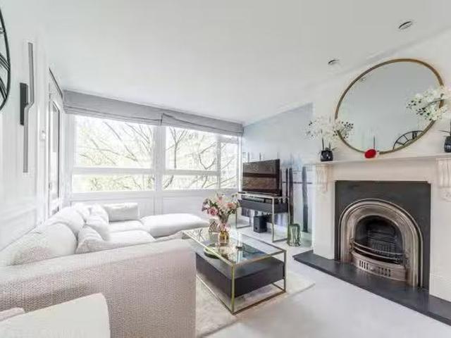 New 1 BR Newman House, London