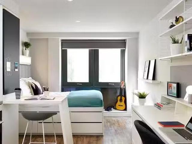 Cozy 1 BR Student Castle Bath Austen