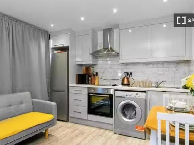 Just in! 1 BR Studio for rent in Weavers, London