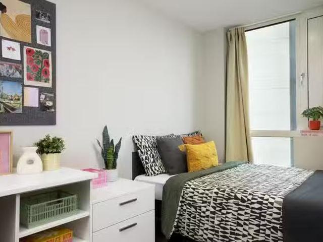 Cozy 1 BR Stapleton House Classic En Suite