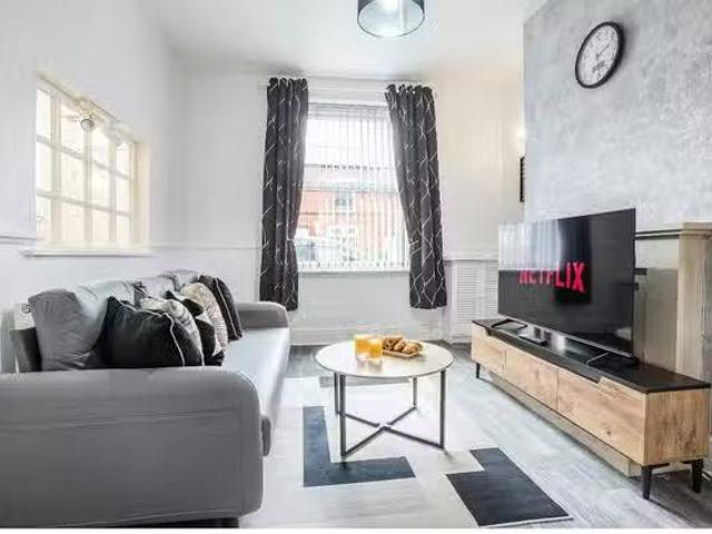 New 1 BR Park Street, Swinton