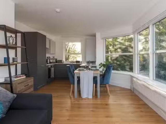 Cheap 1 BR Peascod Street
