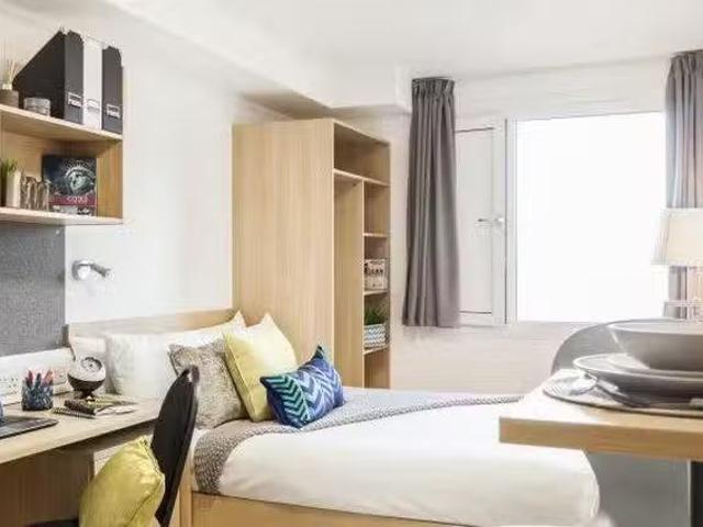 Cheap 1 BR Prince Consort Village Studio Room