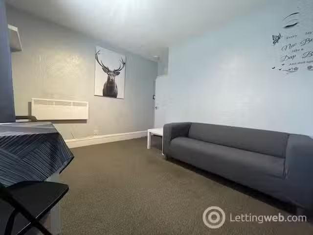Deal! 1 BR Property to rent in 4A Charles Street
