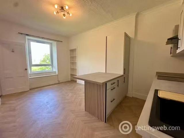 Nice 1 BR Property to rent in 152 Hutcheon Street, Aberdeen, A.