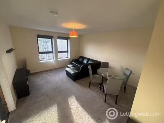 For Rent! 1 BR Property to rent in Ardarroch Close, City Centr.