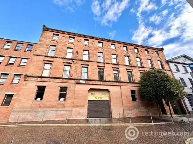 Cheap 1 BR Property to rent in Blackfriars Street, City Centre.