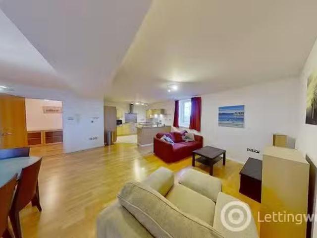 Deal! 1 BR Property to rent in Breadalbane Street, Edinburgh.