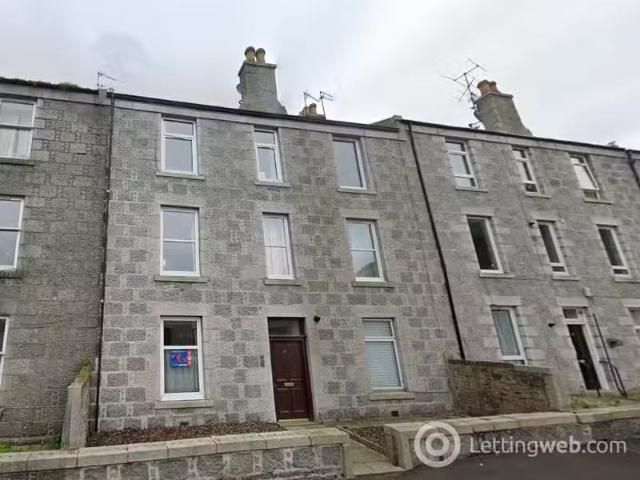 Cozy 1 BR Property to rent in Chestnut Row, City Centre, Aberd.