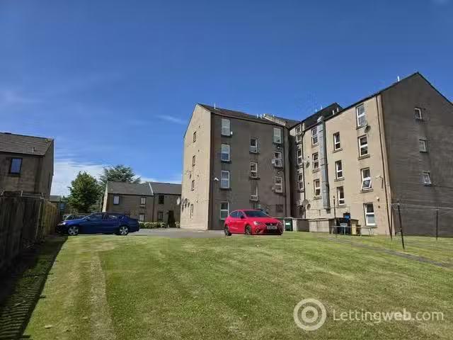 Nice 1 BR Property to rent in Church Street, Hilltown, Dundee.