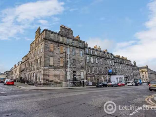 Cheap 1 BR Property to rent in Dundas Street, New Town, Edinbu.
