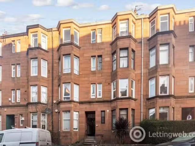 Cheap 1 BR Property to rent in Kennoway Drive, Partick, Glasgo.