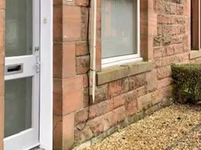Unique 1 BR Property to rent in Millburn Avenue, Dumfries