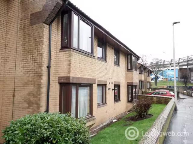 Charming 1 BR Property to rent in Roseburn Crescent, Roseburn.