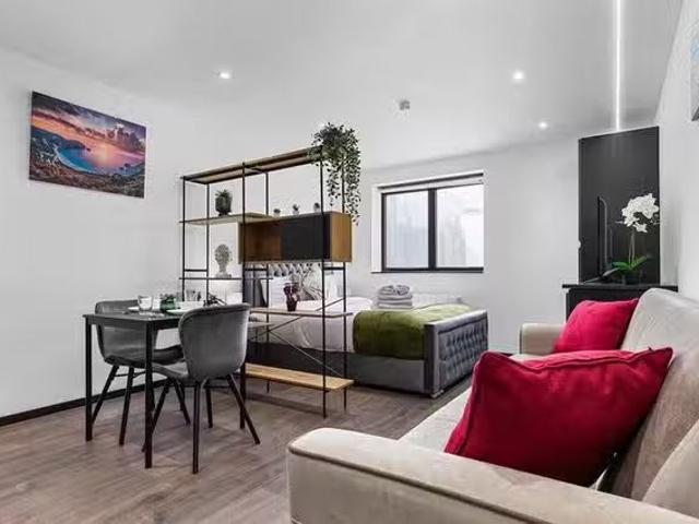 Just in! 1 BR Woodstock Road