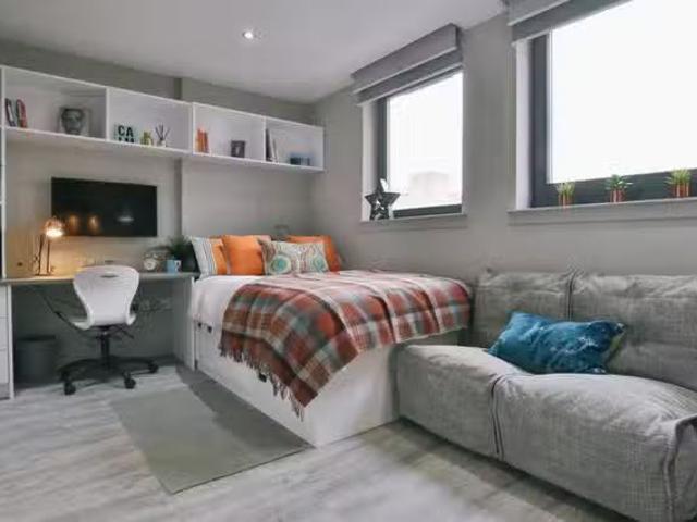 Cozy 1 Room Talbot Point Classic 3 Bed Apartment Churchyard.