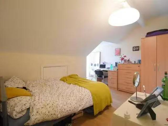 Charming 1 Room Entire Place·5B2B···984 Pershore Road, Selly O.