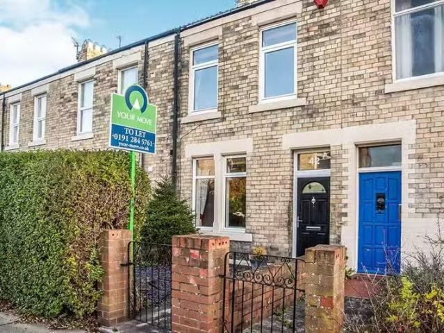 Rental! 2 BA 3 bedroom Mid Terrace House to rent, Hedley Stree.
