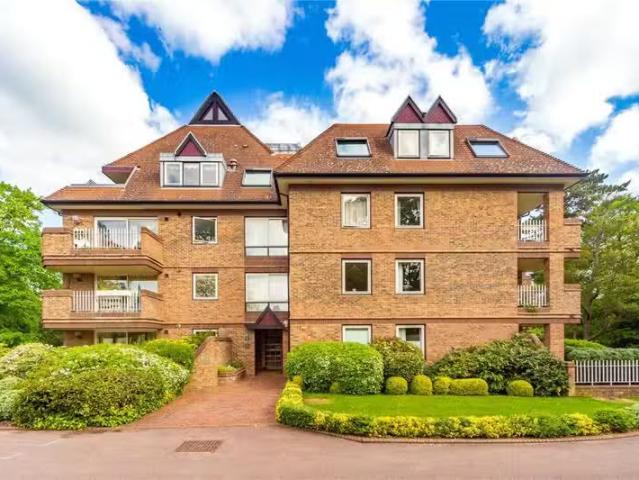 For Rent! 2 BA 3 bedroom apartment for rent in The Oasthouse.