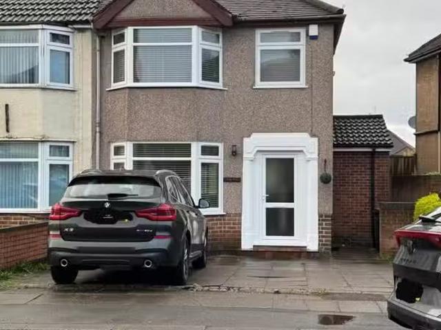 New 2 BA 3 bedroom end of terrace house for rent in Benedictin.