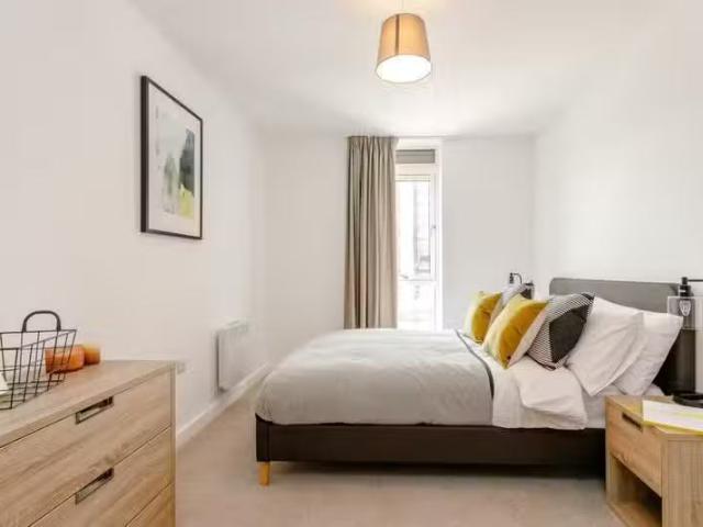 Deal! 2 BA 3 bedroom flat for rent in Allegro, Exchange Square.