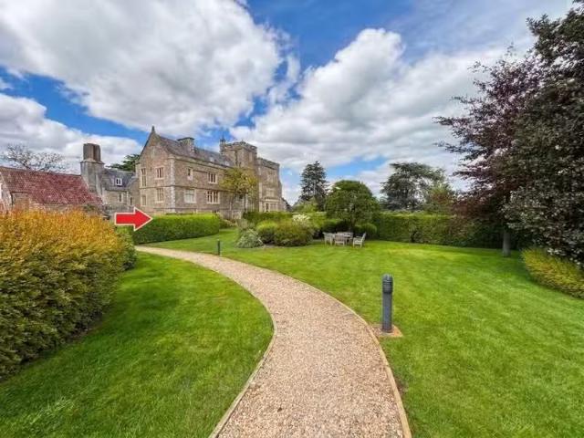 Just in! 2 BA 3 bedroom ground floor flat for rent in Flat 1 K.