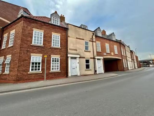 New 2 BA 3 bedroom house for rent in Minster Wharf, Beverley.