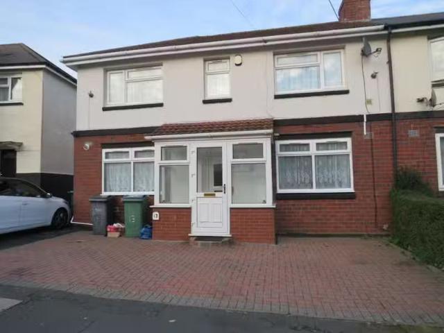 New 2 BA 3 bedroom house for rent in Holland Avenue, OLDBURY.