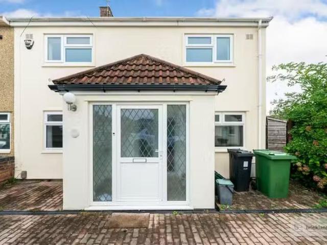 For Rent! 2 BA 3 bedroom house for rent in The Mead, Filton, B.