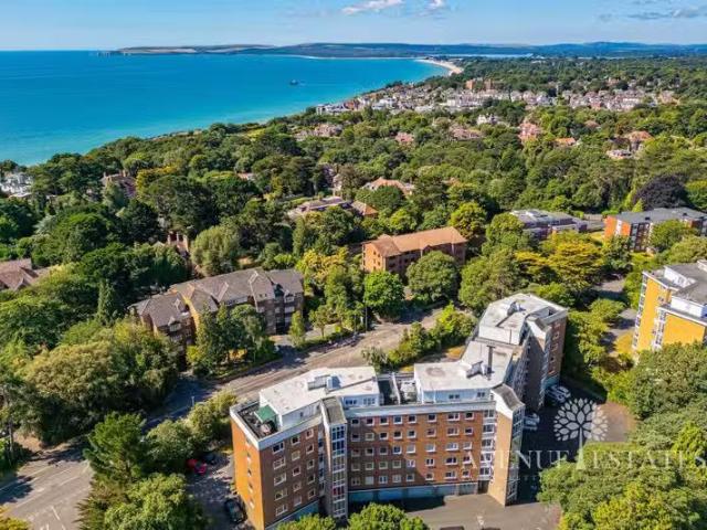Nice 2 BA 3 bedroom penthouse for rent in West Cliff Road, Bou.