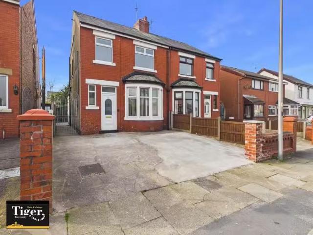 Unique 2 BA 3 bedroom semi detached house for rent in George A.