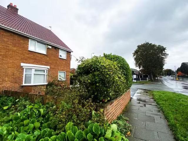 Charming 2 BA 3 bedroom semi detached house for rent in Irby R.