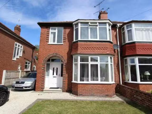 Rental! 2 BA 3 bedroom semi detached house for rent in Plunket.