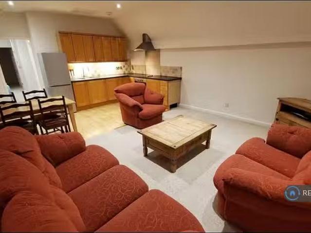 Cheap 2 BA 3 bedroom semi detached house for rent in Vernon Co.