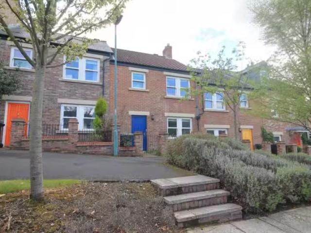 Cheap 2 BA 3 bedroom terraced house for rent in The Sidings, D.