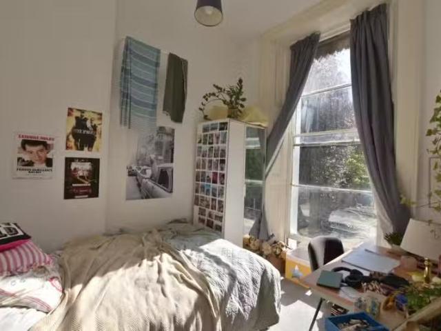 Unique 2 BA 10 bedroom terraced house for rent in Tyndalls Par.