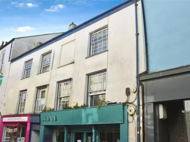 New 2 BA 1 bedroom Mid Terrace Room to rent, Arwenack Street.
