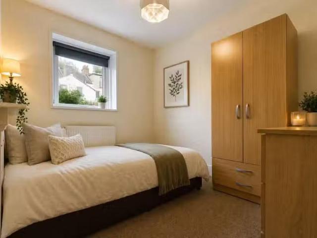 Nice 2 BA 1 bedroom terraced house for rent in Osborne Road, B.