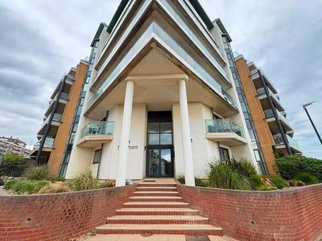 Nice 2 BA 2 bedroom apartment for rent in The Point, Bournemou.